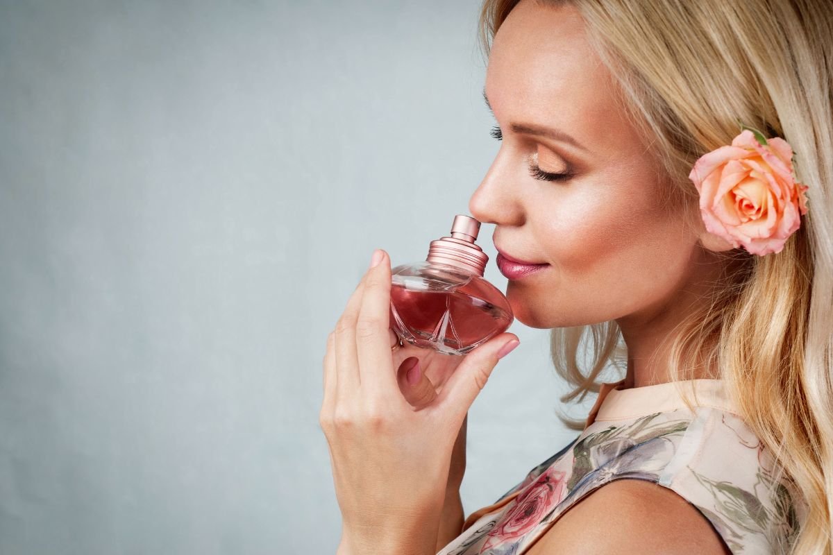 Los 22 mejores perfumes frescos de verano para mujeres